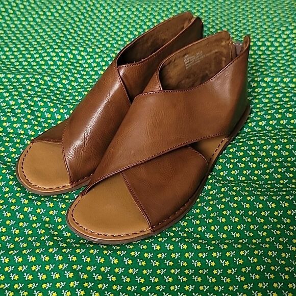 Born | Shoes | Born Iwa Leather Criss Cross Sandals | Poshmark